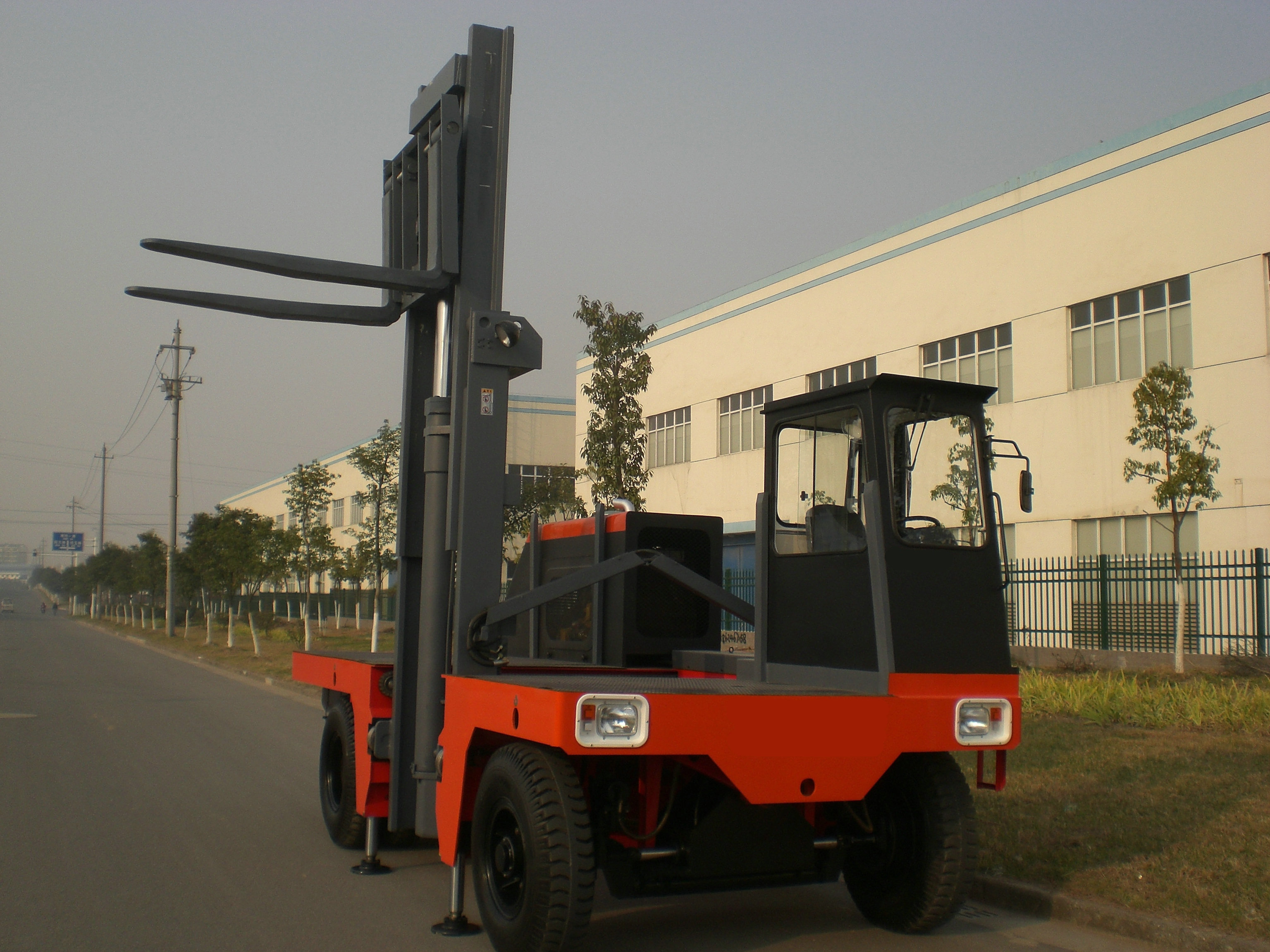 Experienced supplier of side loader forklift,forklift truck,forklift